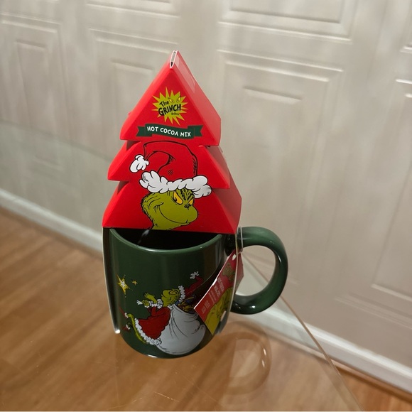 The Grinch | Kitchen | 223 The Grinch Hot Cocoa Mug Set How The Grinch ...